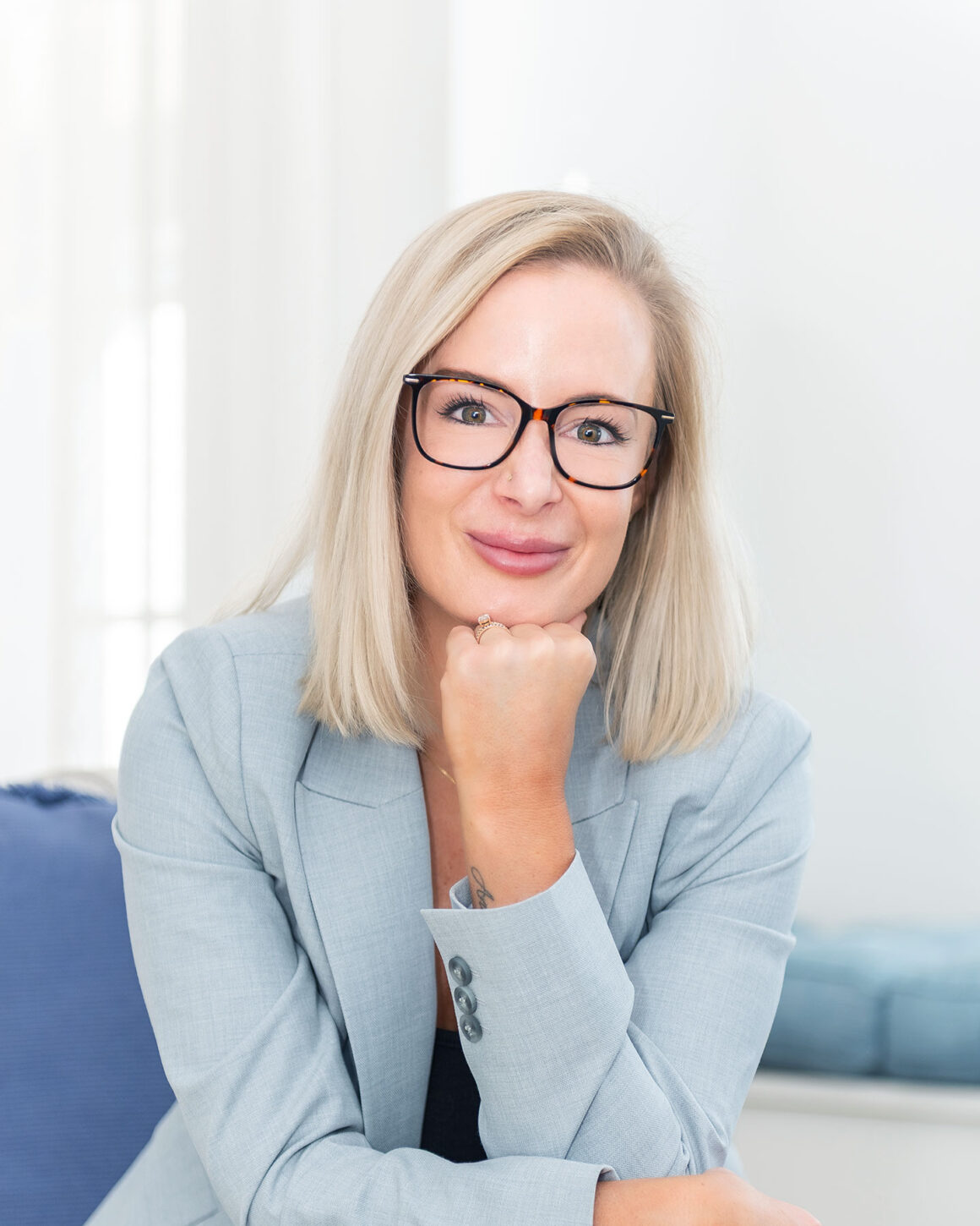 Lyndsay Hailstone, Real Estate Sales Consultant, Professional Portraits ...